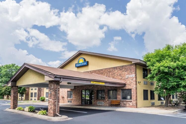 Days Inn By Wyndham Mounds View Twin Cities North - Blaine, MN