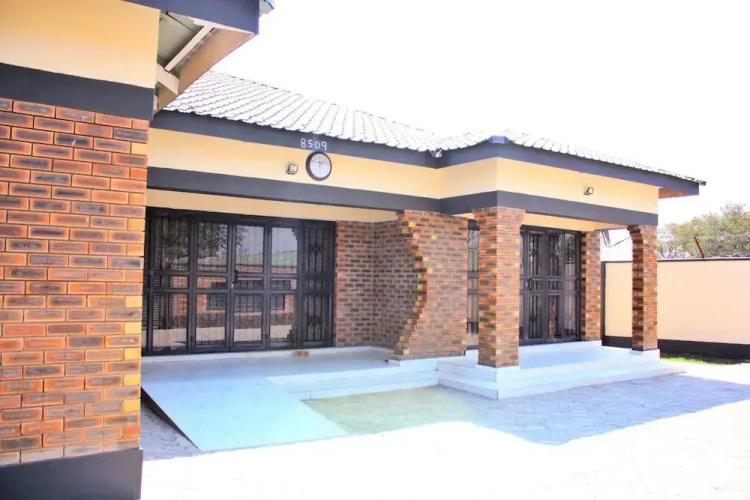 Manacomfy - 14bed House - 4 Baths - Victoria Falls - Victoria Falls