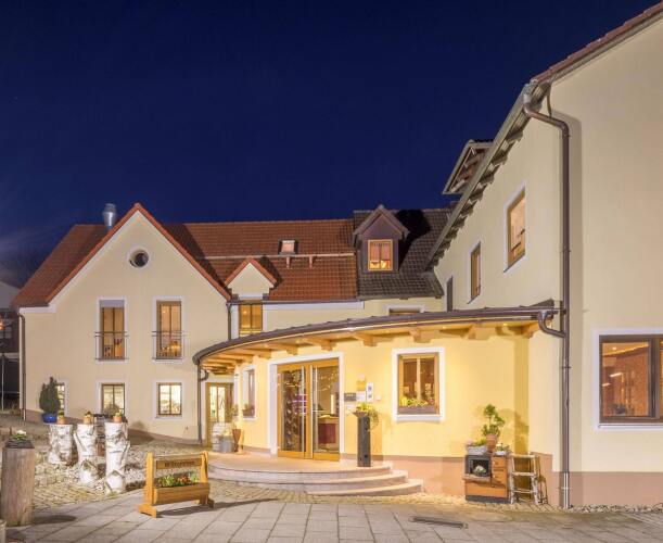 Landhotel Goldenes Kreuz - Moosbach