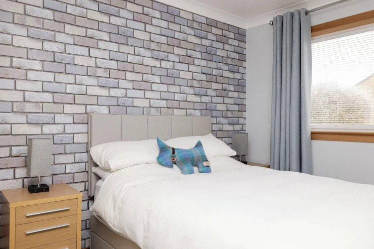 Joivy Contemporary Cottage With Parking - Pitlochry