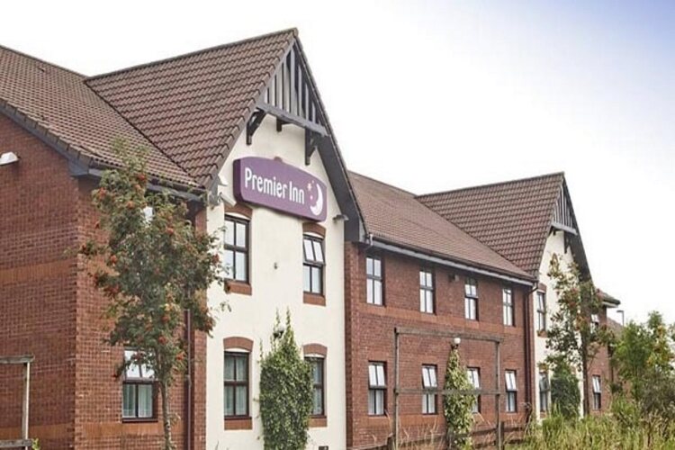 Premier Inn Glasgow Cambuslang M74 J2a - Glasgow