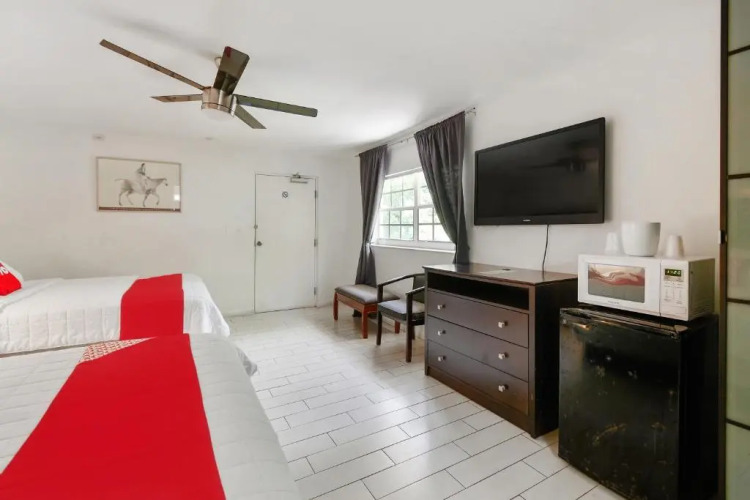 Oyo Hotel Coral Gables - Miami Airport - Coral Gables, FL