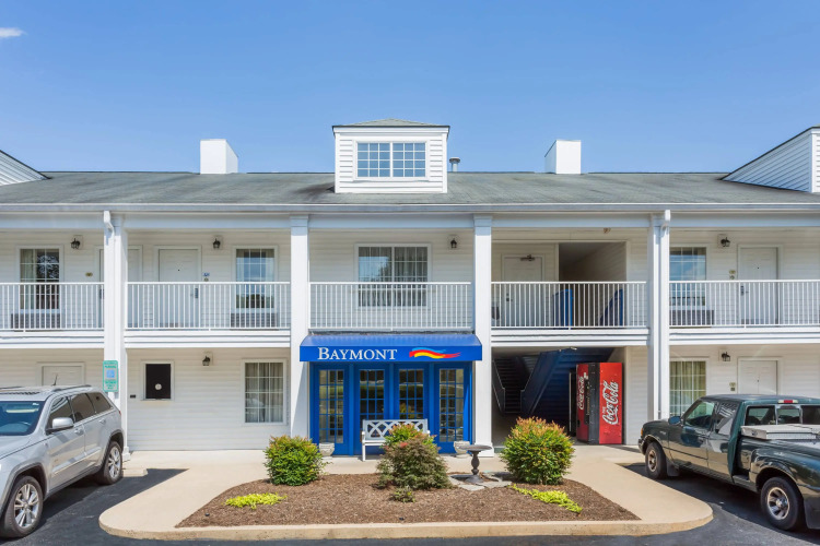 Howard Johnson Evansville East - Evansville, IN