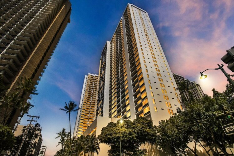 21st Floor Condo With View Of Ko'olau Mountains And The Ala Wai Canal By Koko Resort Vacation Rentals - Honolulu, HI