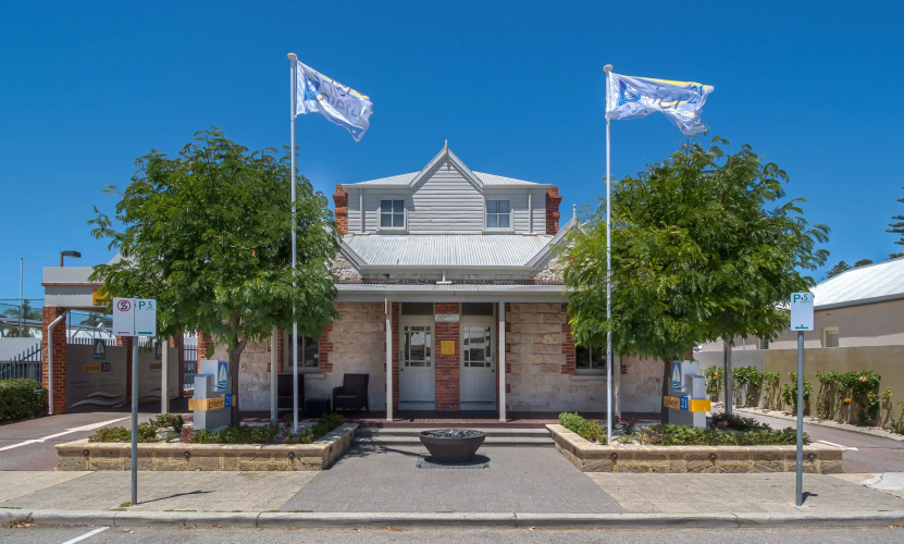 Pier 21 Riverside Apartment Hotel - Perth