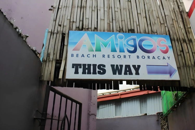 Amigos Beach Resort - Malay