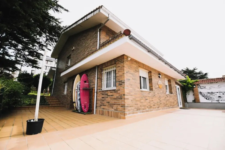 Loredo Surf House - Cantabria