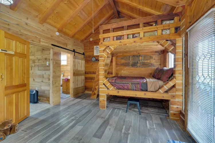 7 Mi To Kenai River: Soldotna Cabin W/ Lake Access - Soldotna, AK
