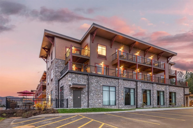 Cambria Hotel Lake Placid - Lakeside Resort - Adirondack Mountains