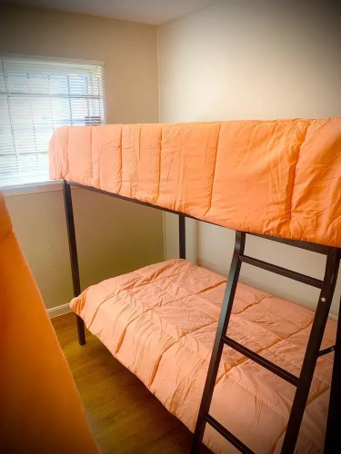 Shuteye Hostel - Houston, TX