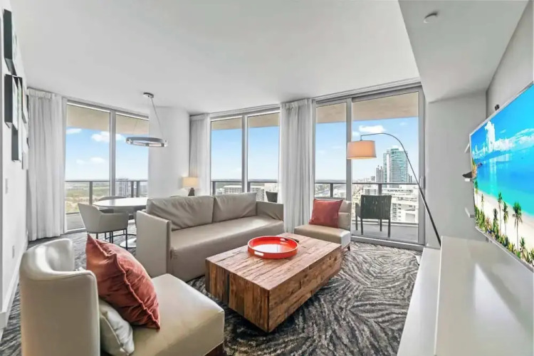 Sunny Balcony - Beautiful Stay For 2 With Ocean Views & Resort Amenities - Dania Beach, FL