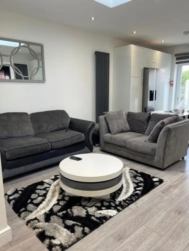 Uppamosluxurious London House With 4 Bedrooms - Dagenham