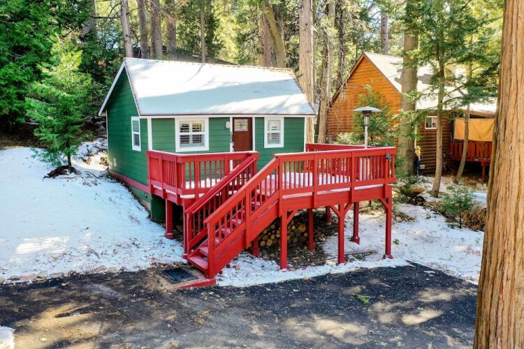 Running Springs Cabin W/ Deck + Forest Views - Running Springs, CA