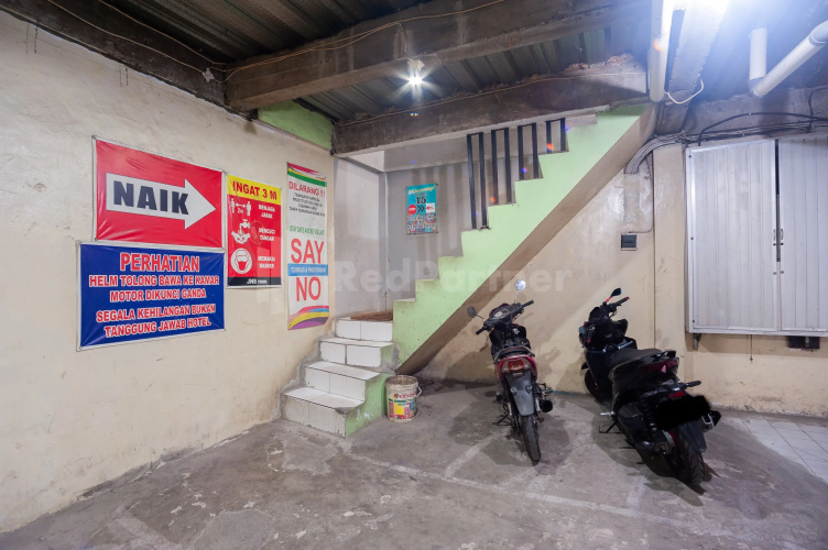 J&b Rooms Pramuka Jakarta Mitra Reddoorz - Jakarta