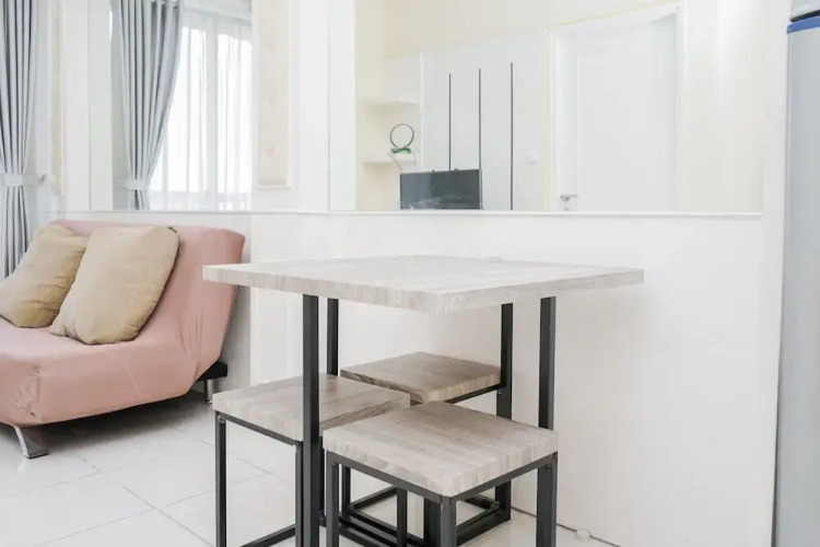 Fully Furnished With Comfortable Design 1br Apartment Silkwood Residences - Yakarta