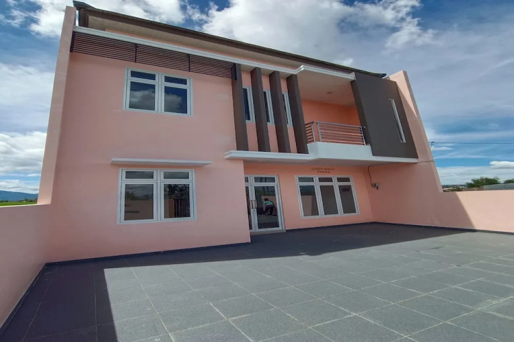 Oyo Life 93054 Th Residence 135 Syariah - Medan