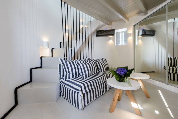 Windmill Luxury Villa - Santorini