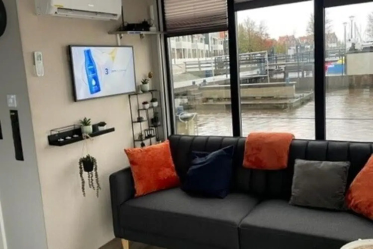 Beautiful Houseboat With Shared Pool - Volendam