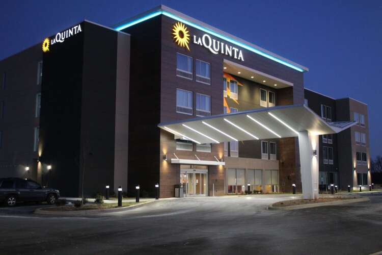 La Quinta Inn & Suites By Wyndham Bardstown - Bardstown, KY