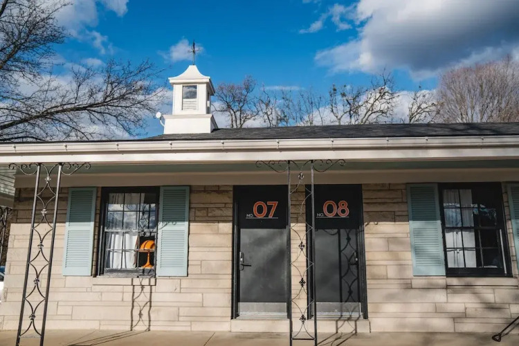 Bardstown Motor Lodge - Bardstown, KY