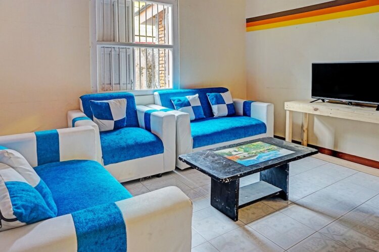 Oyo Life 91452 Ngajeng Peken Homestay - Batu