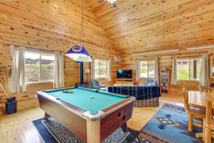 Wraparound Deck + Bbq: Pet-friendly Deadwood Cabin - Deadwood, SD