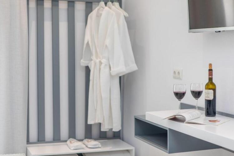 Crystal Mare Suites - Naxos