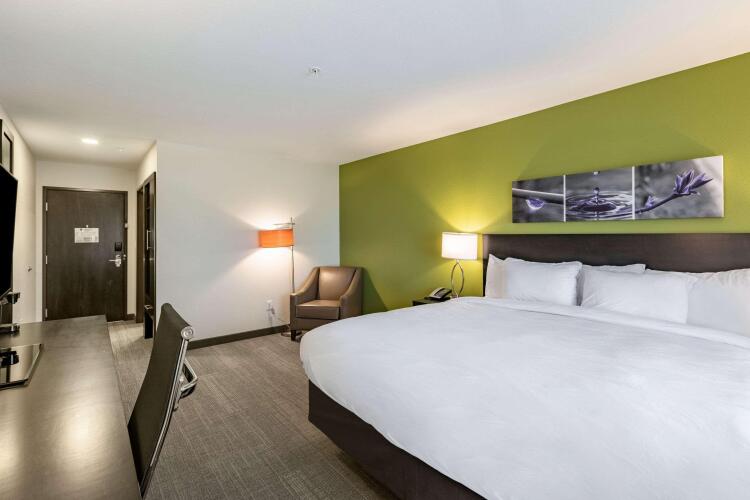 Sleep Inn & Suites Mt. Hope Near Auction & Event Center - Berlin