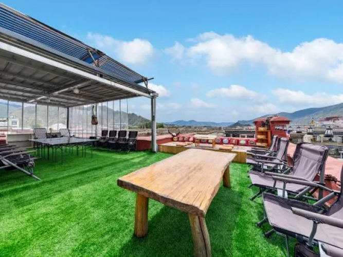 Tone · Chain · Poshtel (Lhasa Jokhang Temple Ancient City) - Lhasa