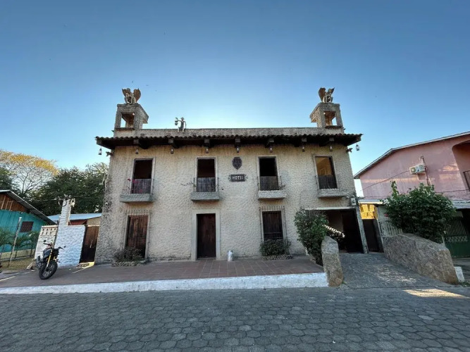 Hostal Casa De Las Gargolas - Amapala