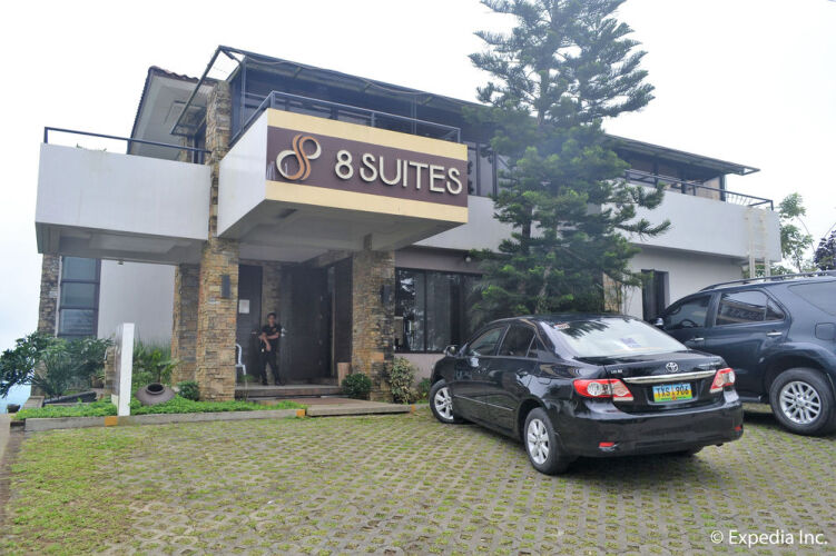 8 Suites By Fat Jimmy’s - Silang