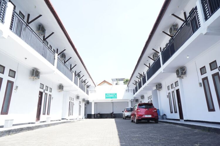 Oyo Life 92886 Rumah Nyaman Radhika 2 Syariah - Tuban