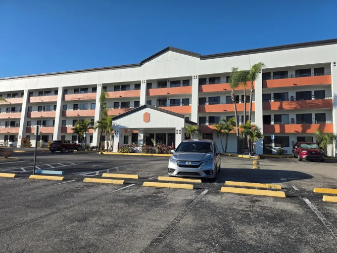Stay Inn & Suites - Fort Myers, FL