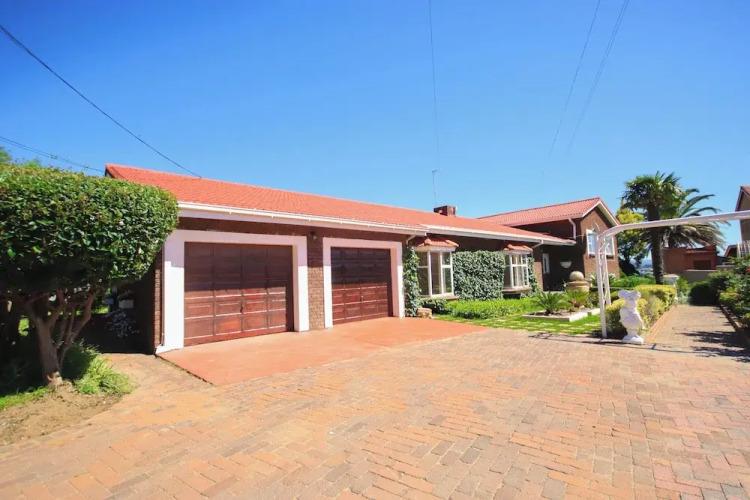 The Advocate Suites Manor - Maseru