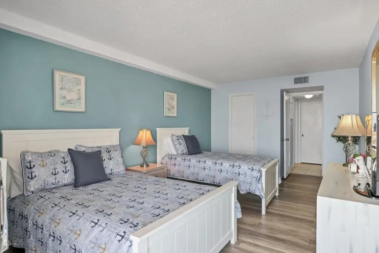 Anchorage Resort 8th Floor Condo In Siesta Key With Resort Amenities And Private Beach Access! 2 Bedroom Condo - Sarasota, FL