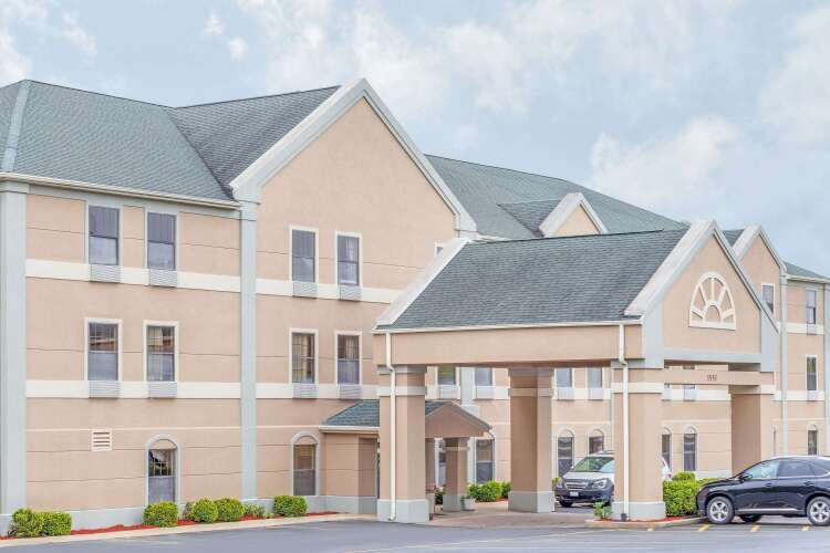 Super 8 By Wyndham Freeport - Freeport, IL
