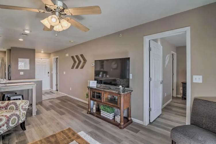 Modern Resort Condo ~ 3 Mi To Branson Landing - Rockaway Beach, MO