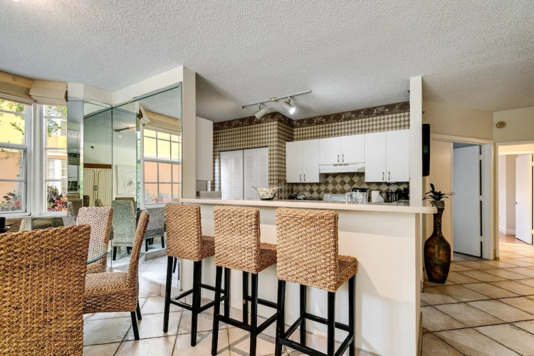 Wonderful 3 Bedroom Condo In The Heart Of Aventura - Sunny Isles Beach, FL