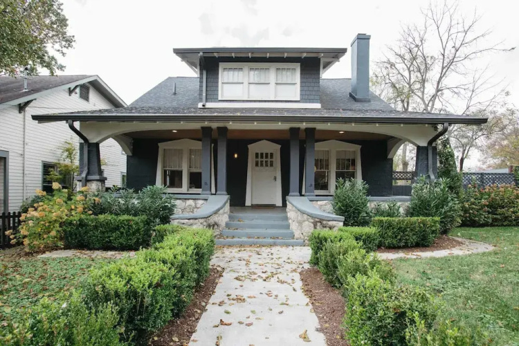 East Nashville Retreat W/ Fireplace, Backyard Firepit, Outdoor Dining & Minutes From Downtown Music, Food & Nightlife Chapel House By Avantstay - Nashville, TN