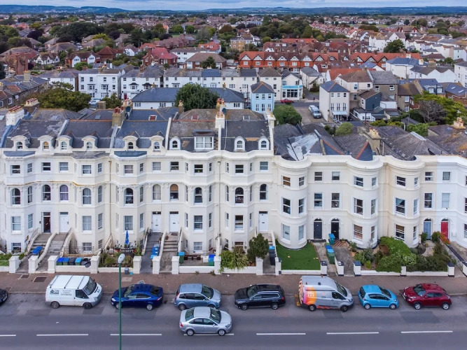Seafront Apartment Private Garden & Free Parking - Harbour Park Amusements