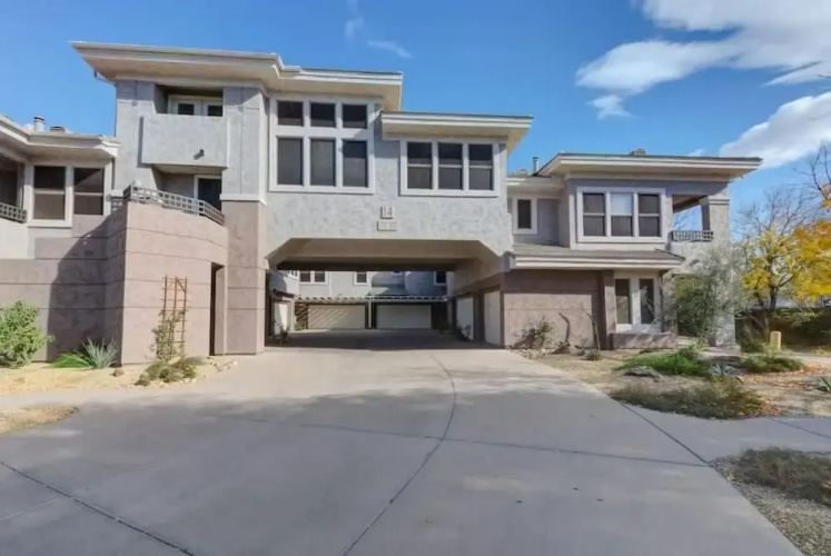 Scottsdale Condo Overlooking Golf Course - Scottsdale, AZ