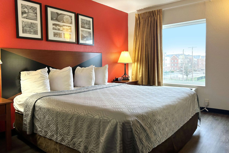 Howard Johnson By Wyndham Urbana - Champaign, IL