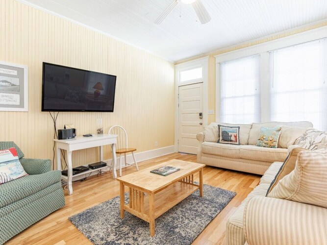 Sea View Cottage - Tybee Island, GA