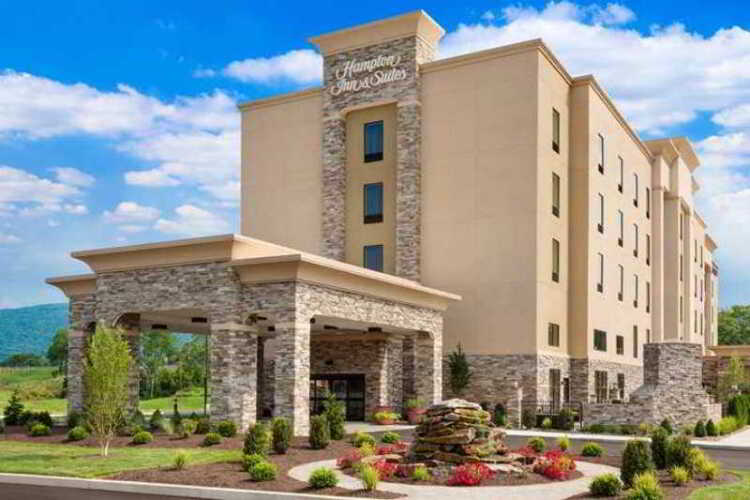 Hampton Inn & Suites Williamsport-faxon Exit - Williamsport, PA
