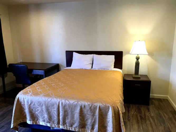 Whistling Pines - Daily & Extended Stay, Elizabeth City - Elizabeth City, NC