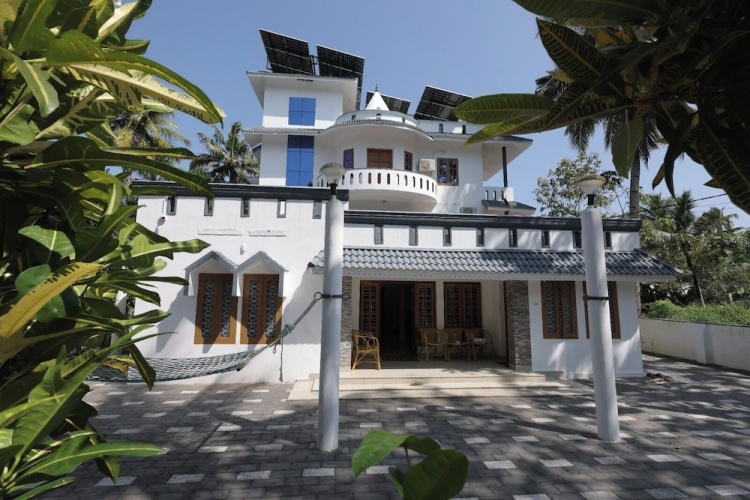 Taaraa Loca - Yoga Spiritual N Dorms - Varkala