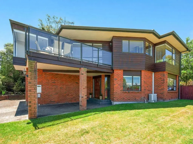 Acacia Bay Getaway - Lake Taupo Holiday Home - Lake Taupo