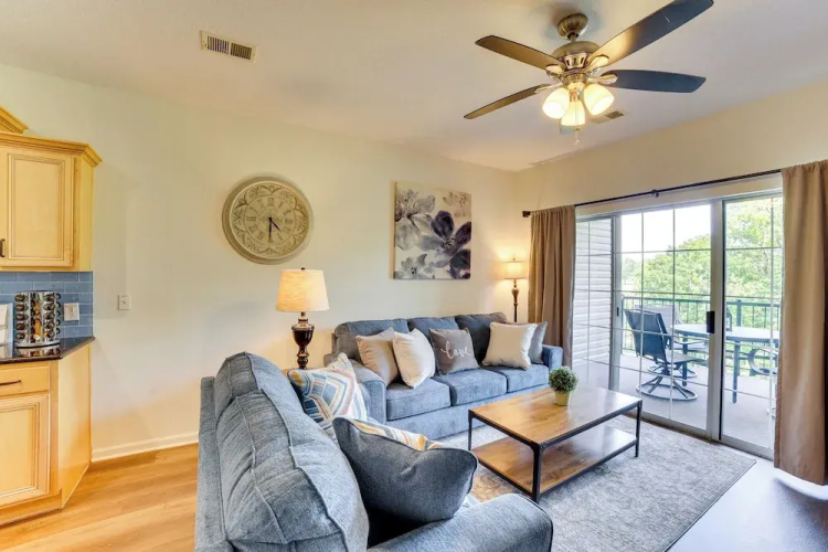 4 Mi To Branson Landing: Resort Condo W/ Balcony - Missouri