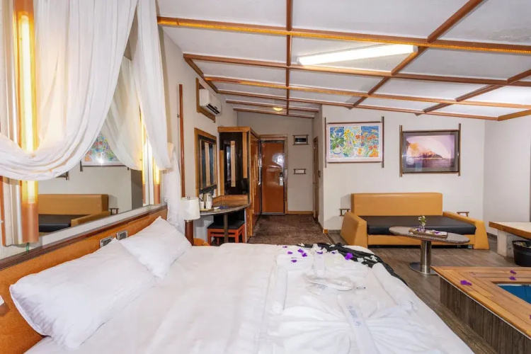 Reva Miami Hotel Restaurant Spa - İzmir