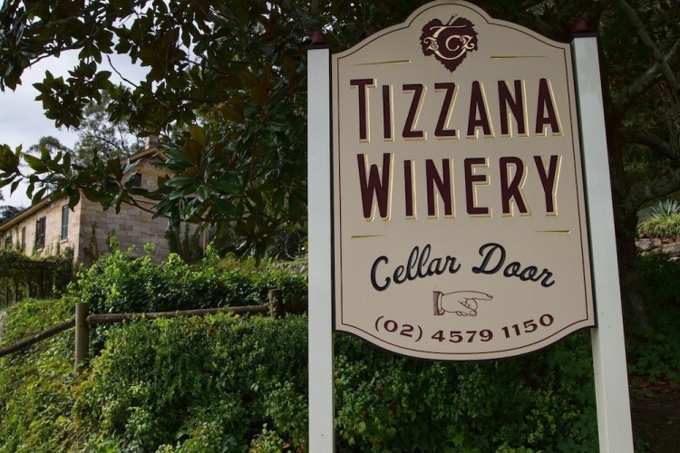 Tizzana Winery Bed & Breakfast - Sydney
